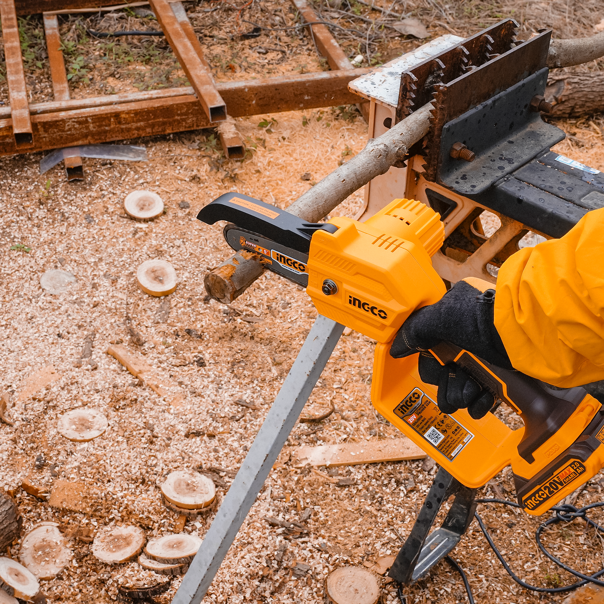 INGCO INGCO Cordless pruner saw CGSLI20581 | Electric Tree Pruner ...